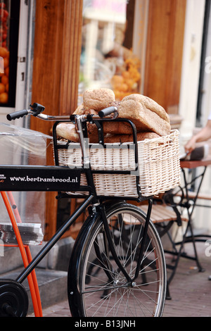 Traditional bakers delivery bicycle outside Graces Bakery in Cowes on ...