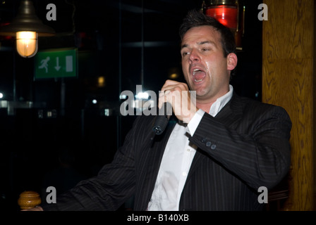 Johnny Cowling live at the Harbourside! Stock Photo - Alamy