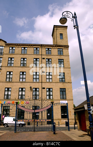 Shoddy and Mungo mill Dewsbury in August 2021 Stock Photo - Alamy