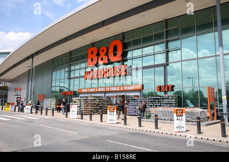 b+q large retail diy home improvement shopping store in the uk Stock ...