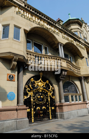 Philharmonic Pub and Dining Rooms golden gates in Hope Street ...