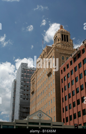 Mayo Clinic building in Rochester Minnesota USA Stock Photo - Alamy
