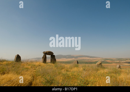 Basalt sculpture "Gateway to the Valley" by artist Berny Fink in ...