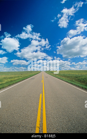 Highway, Myrnam, Alberta, Canada Stock Photo - Alamy
