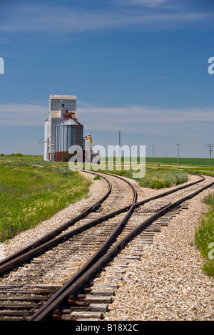 Grain elevator at Neville, Saskatchewan, Canada Stock Photo - Alamy