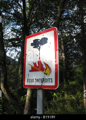 feux interdits Fires prohibited sign France Stock Photo - Alamy