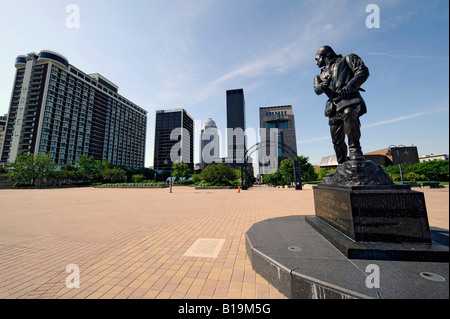 George Rogers Clark statue at Belvedere Waterfront Park downtown Stock ...