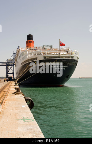 Stern of Cunard QE2 tied up at Cadiz Stock Photo - Alamy