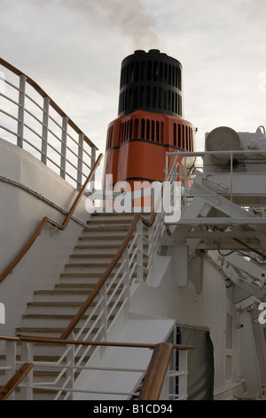 Funnel on QE2 Cunard Cruise ship Stock Photo - Alamy