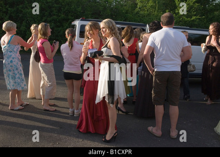 Prom party UK 2000s limousine sixteen year old teenage girls going to a ...