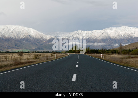 Lindis Pass on State Highway 8, south island of New Zealand Stock Photo ...
