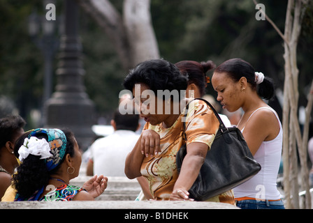 Gassy women on the Prado, Habana Centro Stock Photo - Alamy