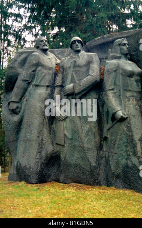 Soviet era statue Stock Photo - Alamy