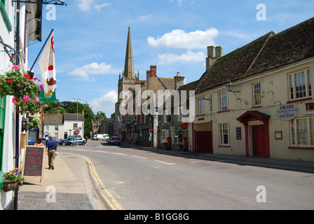 Street scene, High Street, Lechlade on Thames, Gloucestershire, England ...