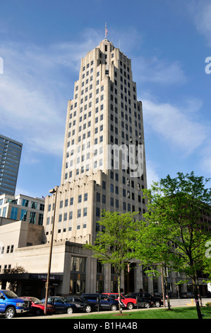 Fort Wayne Indiana skyline with Lincoln Tower and City Hall Stock Photo ...