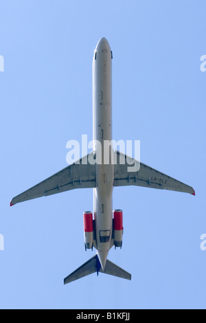 The McDonnell Douglas MD-82, operated by Scandinavian Airlines (SAS ...
