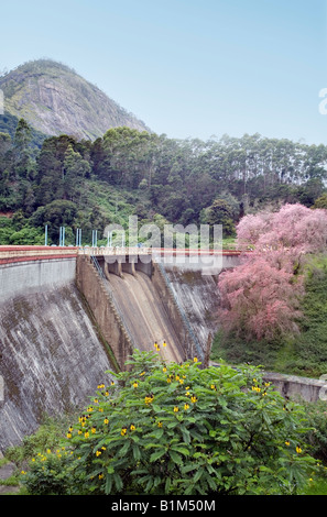 Kundala Dam across the Kuravan and Kurathi hills Asia's largest arch ...