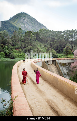Kundala Dam across the Kuravan and Kurathi hills Asia's largest arch ...