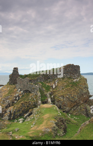 The Ruined Dunscaith Castle Ob Gauscavaig Bay Near Tokavaig Isle of ...