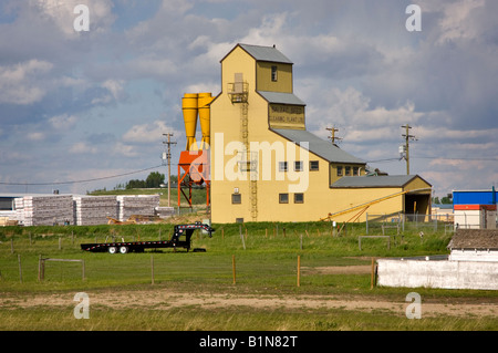 Balzac Grain Elevator Stock Photo - Alamy