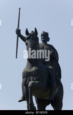 Picture of the statue of Kralj Tomislav King, on Trg Kralja Tomislava ...