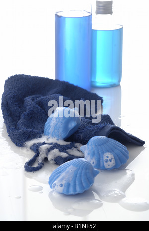 Sea shell shaped soap and towel Stock Photo - Alamy