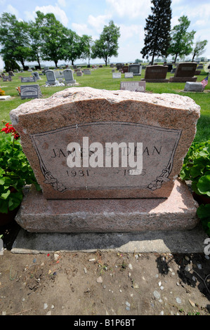 James Dean grave at the Park Cemetery Fairmont Indiana Stock Photo - Alamy