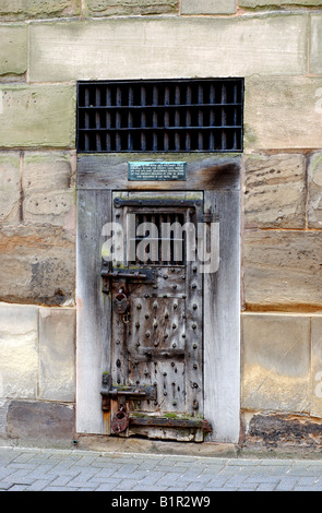 old prison cell door Stock Photo - Alamy