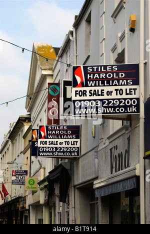 For Sale / Let - Shop/Store Fronts Stock Photo - Alamy