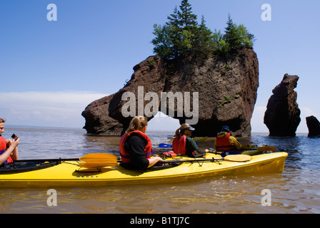 Kayakers at Hopewell Rocks New Brunswick Stock Photo - Alamy