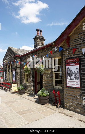 OXENHOPE STATION KEIGHLEY AND WORTH VALLEY STEAM RAILWAY SUMMER ...