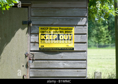 Keep Out disease control notice at farm entrance Stock Photo - Alamy