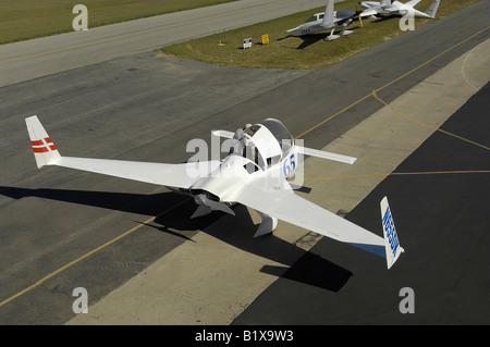 Experimental Aircraft, the Cozy Mark IV, a derivative of the Long EZ ...