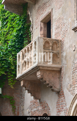 The famous balcony of Romeo and Juliet in Verona, Italy Stock Photo - Alamy