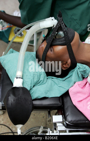 Patient being anaesthetized during clubfoot treatment at the Nyabondo ...