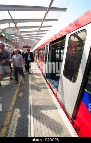 DLR Custom House station platform Stock Photo - Alamy