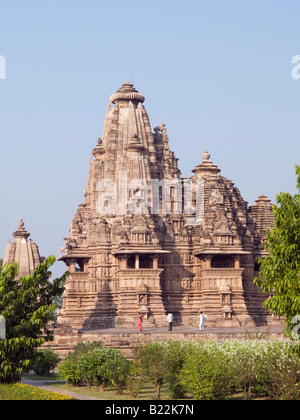 Chandella dynasty temple, Khajuraho, Madhya Pradesh, India Stock Photo ...