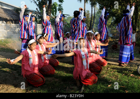 Boys and girls dancing while the annual traditional Kayan ceremony this ...