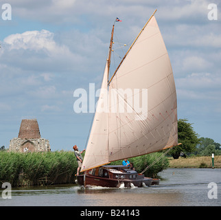 The Norfolk Heritage Fleet of Hunter's gaff rig yachts arriving at ...