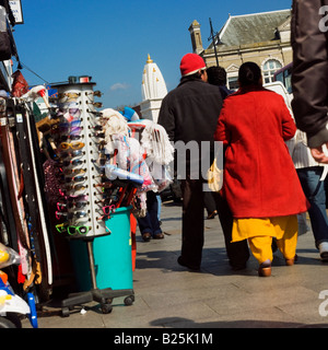 Southall High Street, Asian Indian and Punjabi clothes shops, saris and ...