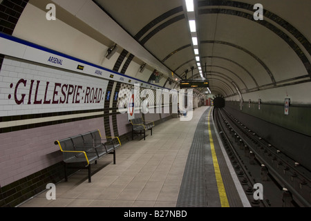 London Underground Tube Station: Arsenal Stock Photo - Alamy