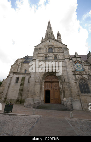 Autun Cathedral (Cathédrale Saint-Lazare d'Autun) in Autun, Burgundy ...