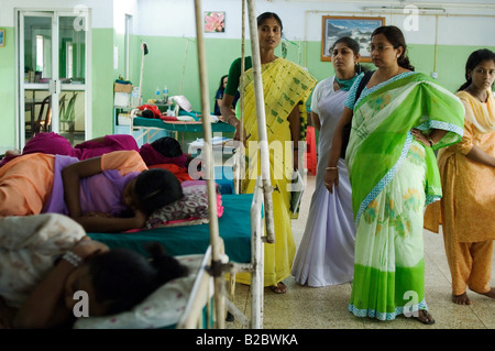 Die Krankheiten der Frauen : für Ärzte und Studierende . 96. Portio mit ...