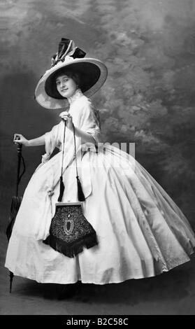 Women's fashion from 1910 Stock Photo - Alamy