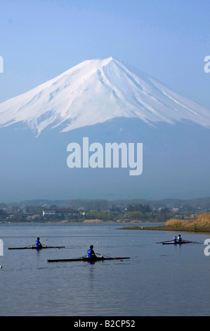 Canoeing in Lake Kawaguchiko scenic Mt Fuji background Yamanashi Japan ...