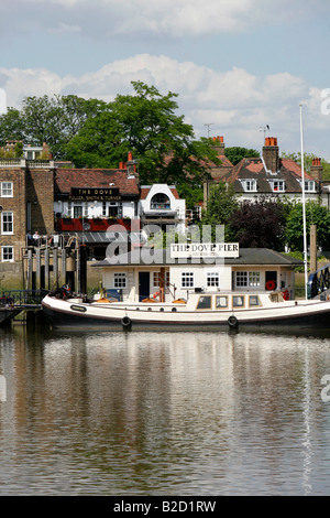 Hammersmith Pier, The Dove, River Thames London England UK English ...