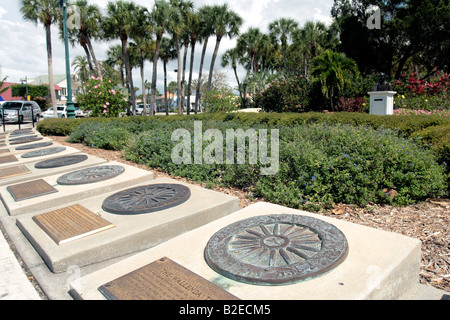 ST ARMANDS CIRCLE SHOPPING AREA ON LIDO KEY IN SARASOTA FLORIDA OUTDOOR ...