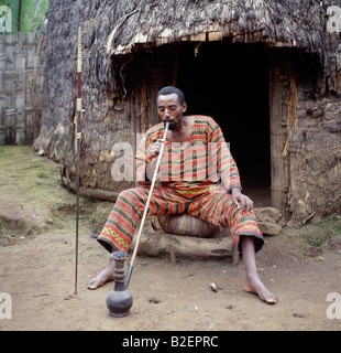 Gamo Gofa Ethiopia Africa man weaving in Gamo Tribe traditional methods ...