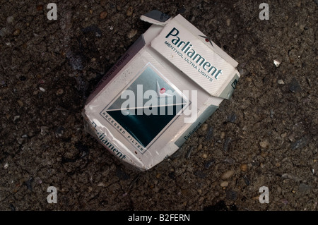 A pack of Parliament cigarettes Stock Photo - Alamy