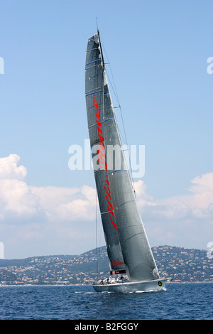 A Maxi Racing Yacht in action Stock Photo - Alamy